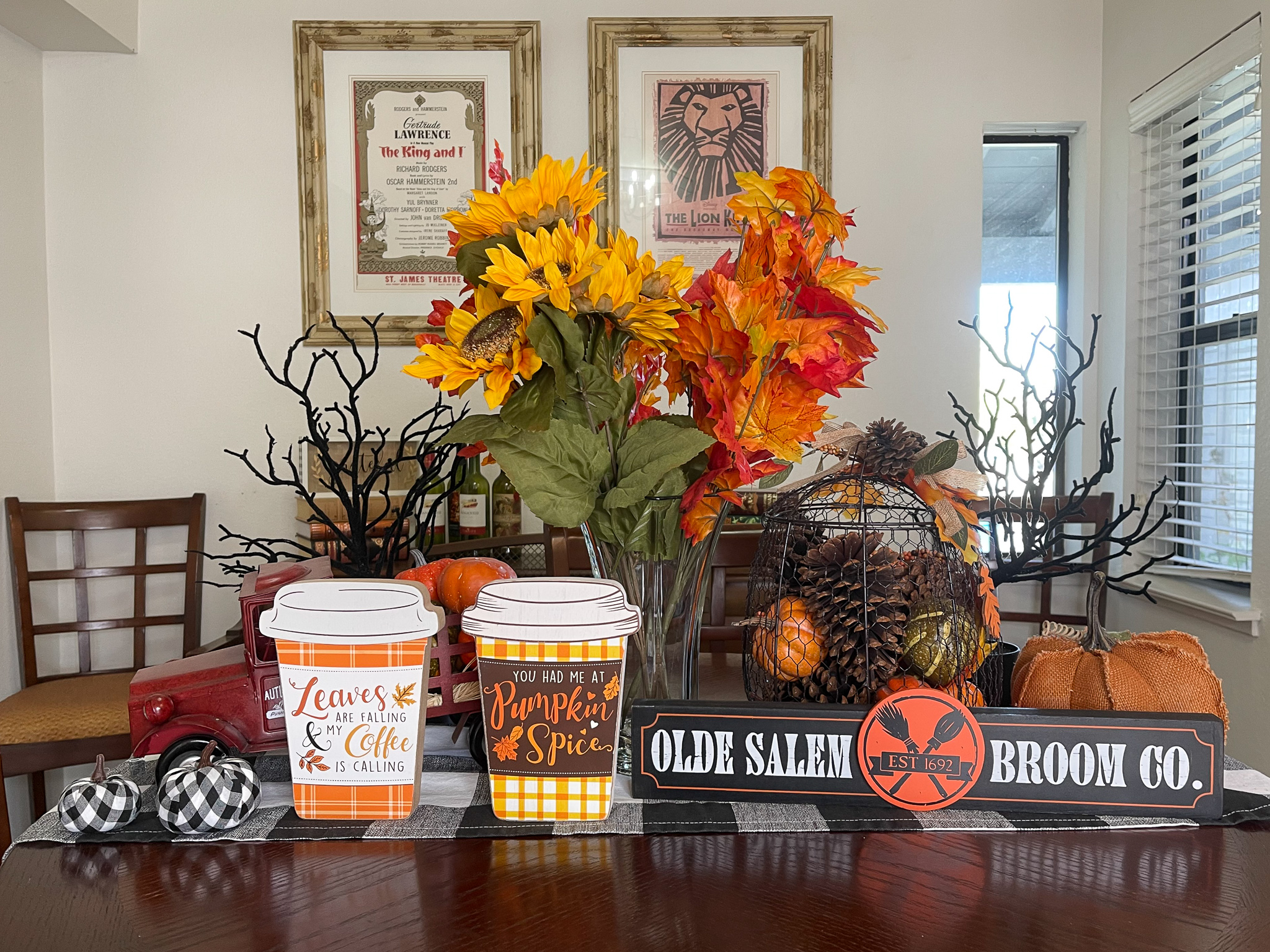 Halloween 2021 Décor - Happy Healthy Stylish
